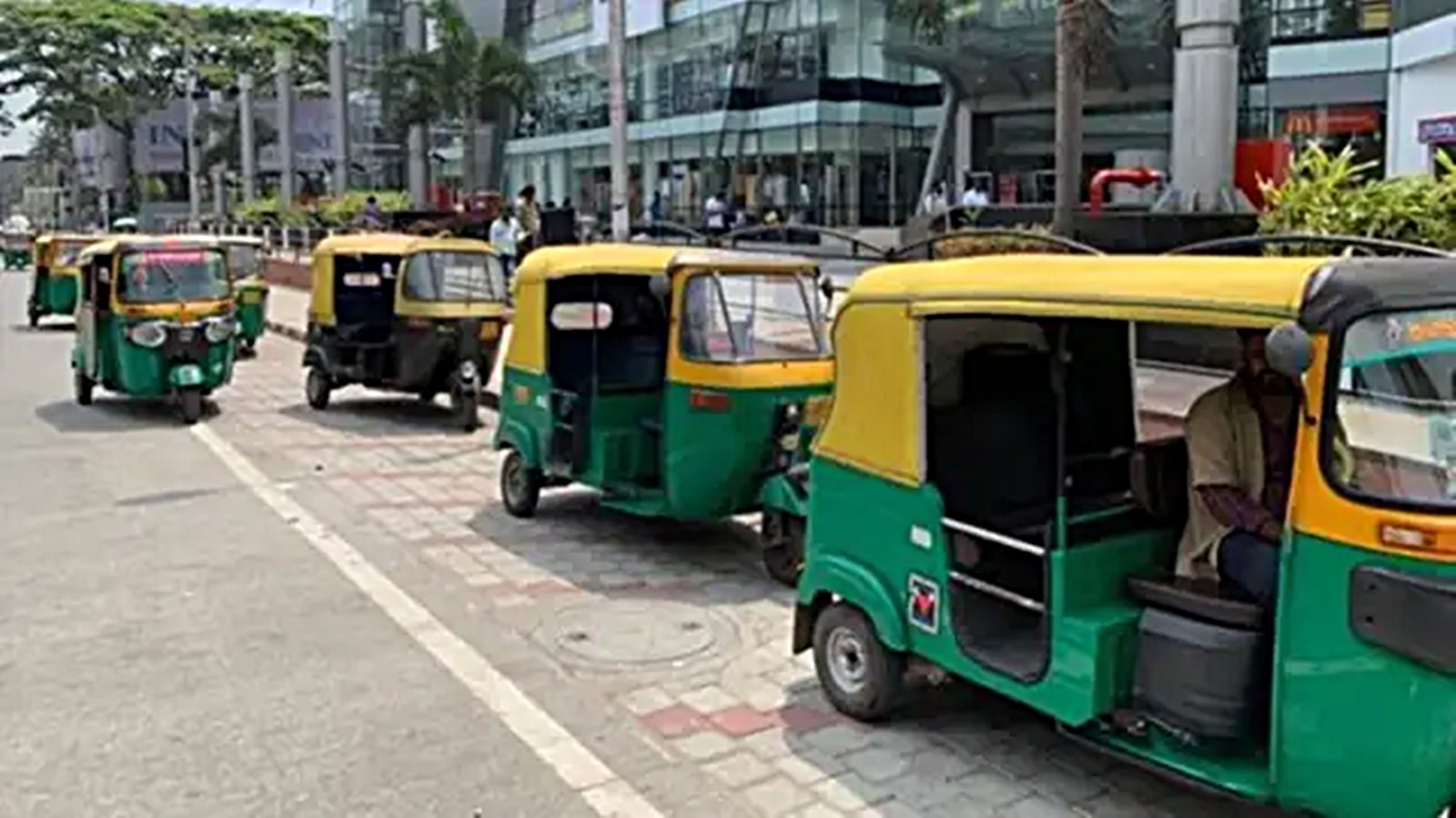Woman accuses Rapido auto-rickshaw driver of groping her in Bengaluru ...