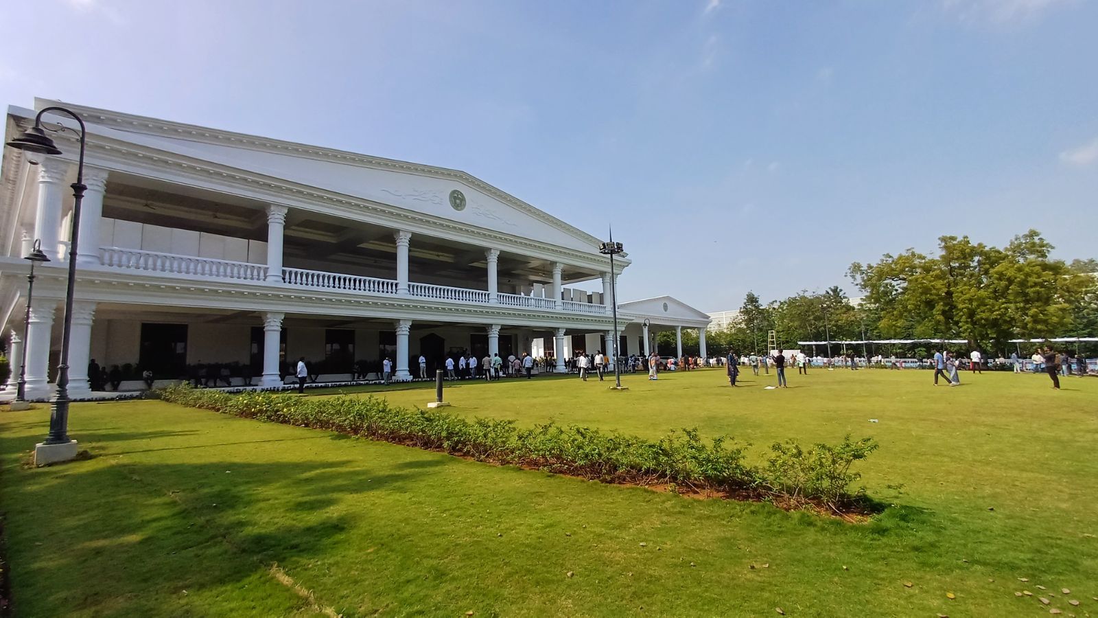 Iron fence gone, Praja Darbar reinstated: Congress’s ‘people’s govt ...