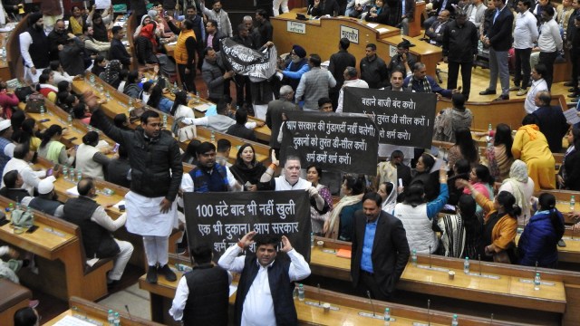 Ruckus in MCD house over desealing shops in 7 markets, BJP councillors ...