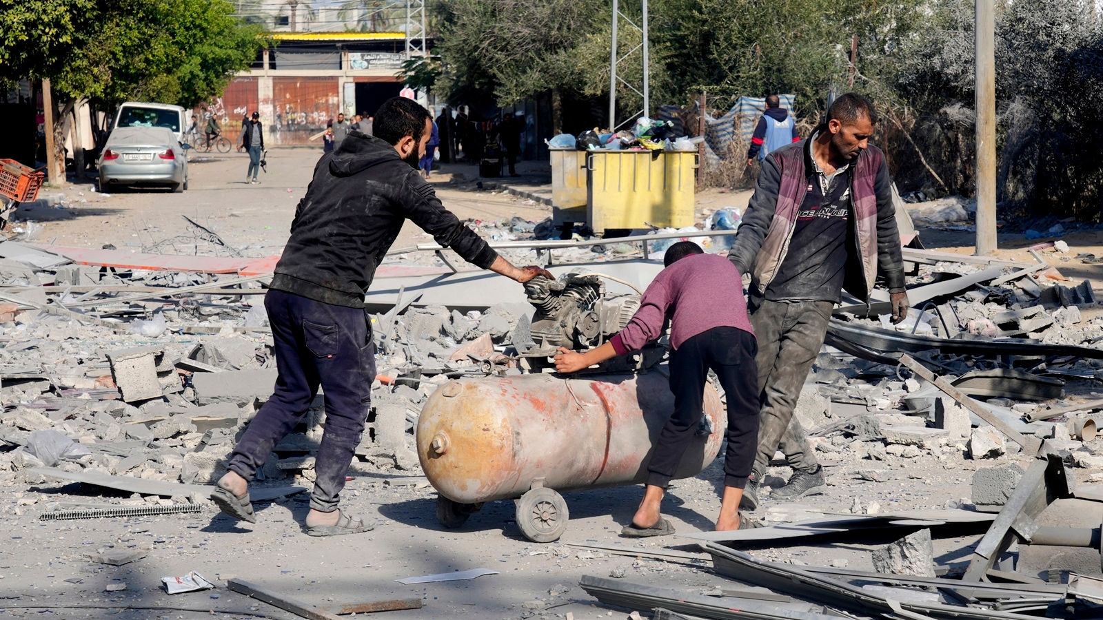 Israel widens offensive in Gaza amid renewed calls for ceasefire | Top ...