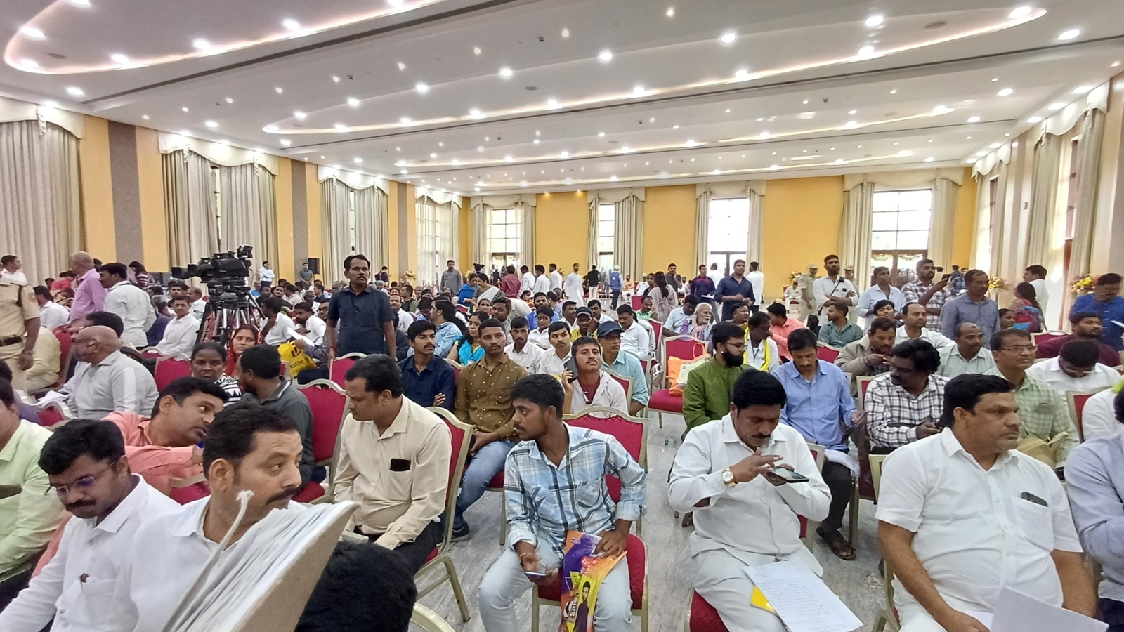 Iron fence gone, Praja Darbar reinstated: Congress’s ‘people’s govt ...