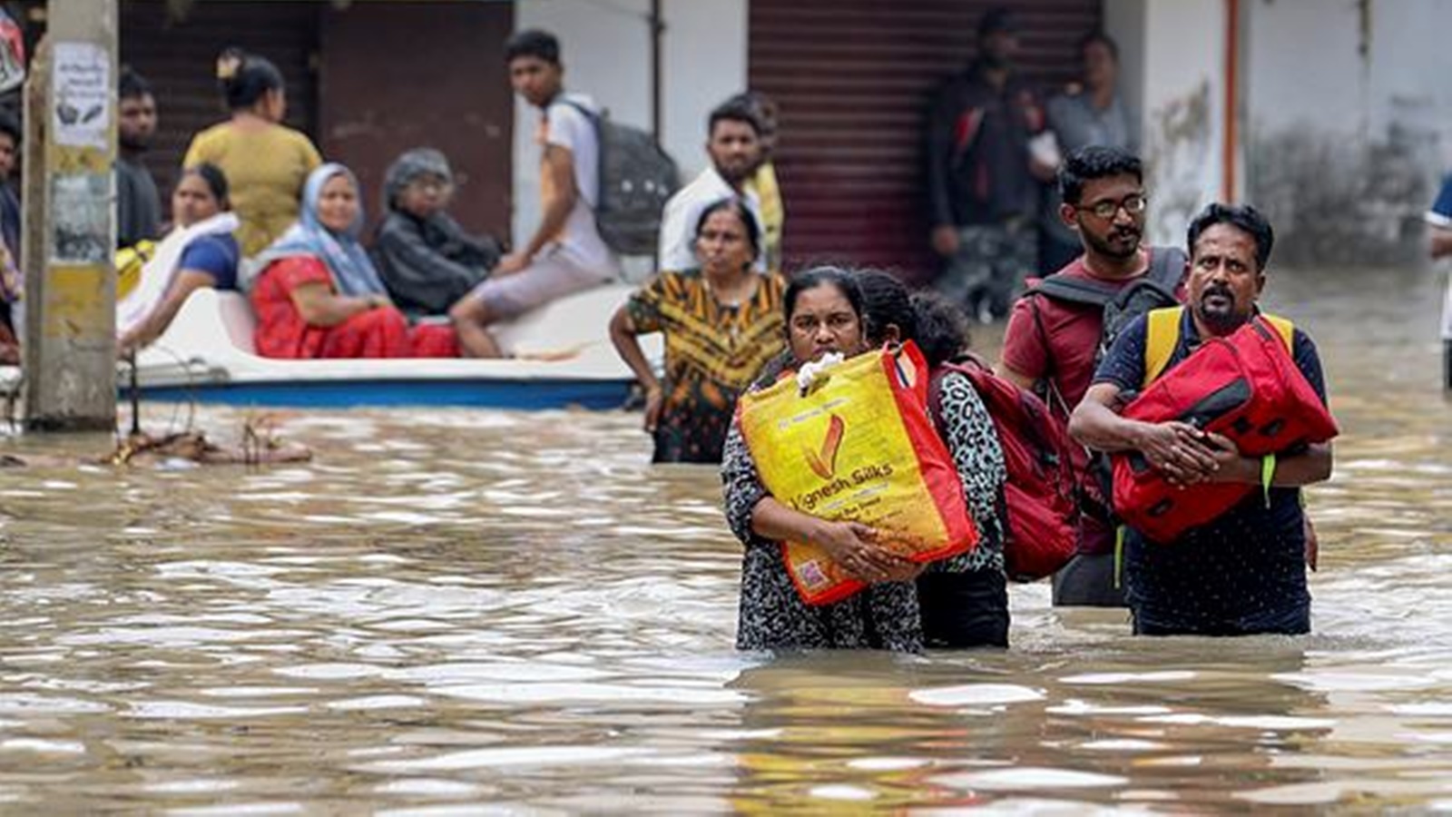 10 deaths, 7,000 in shelters, 85,000 food packets: Scale of Tamil Nadu ...