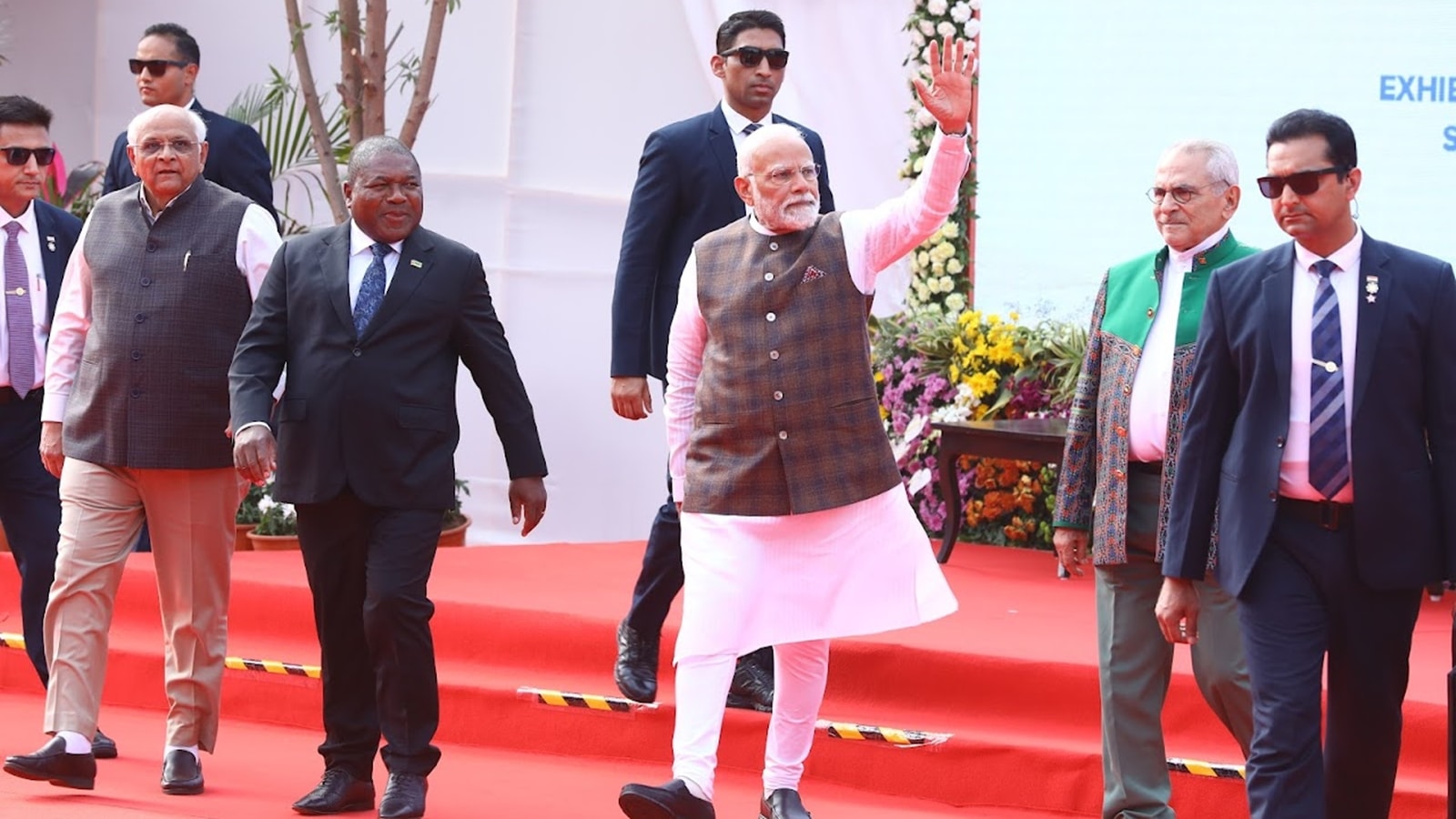 A day before mega summit, PM Modi holds roadshow, bilateral meetings ...