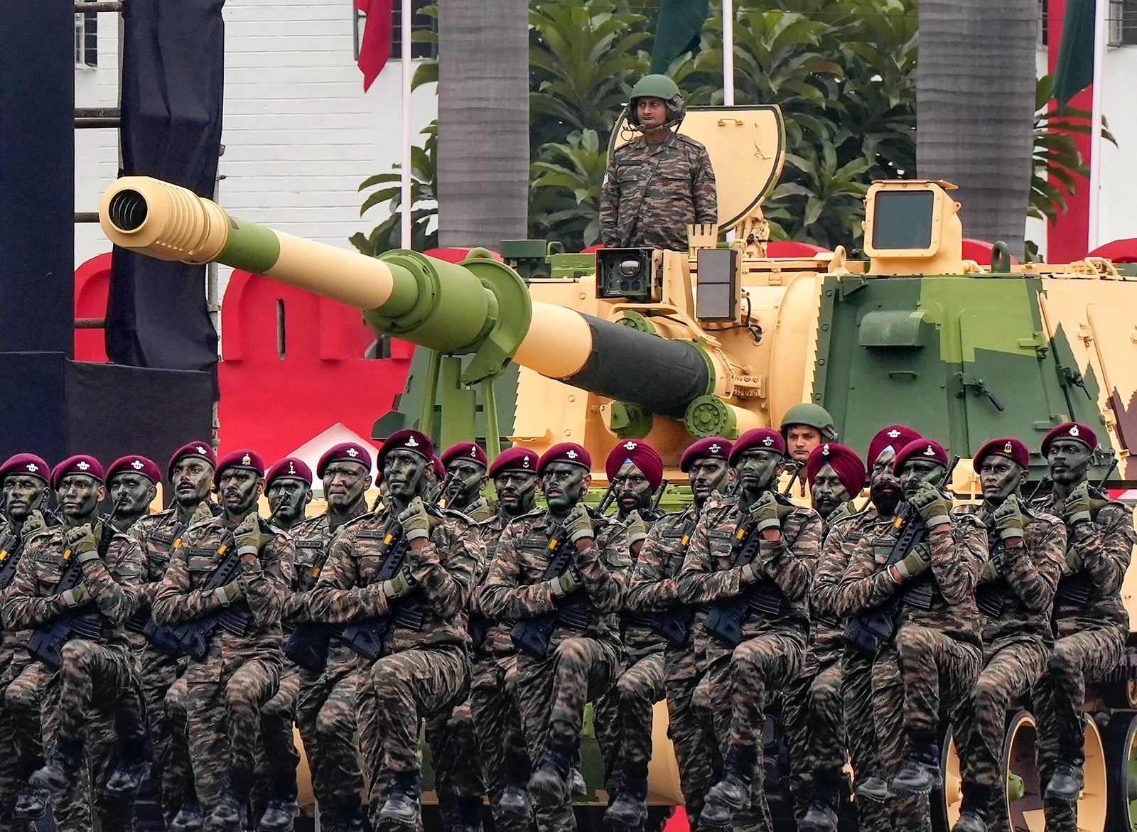 ‘Strongest wall of the country’: PM Modi, President Murmu laud Army ...