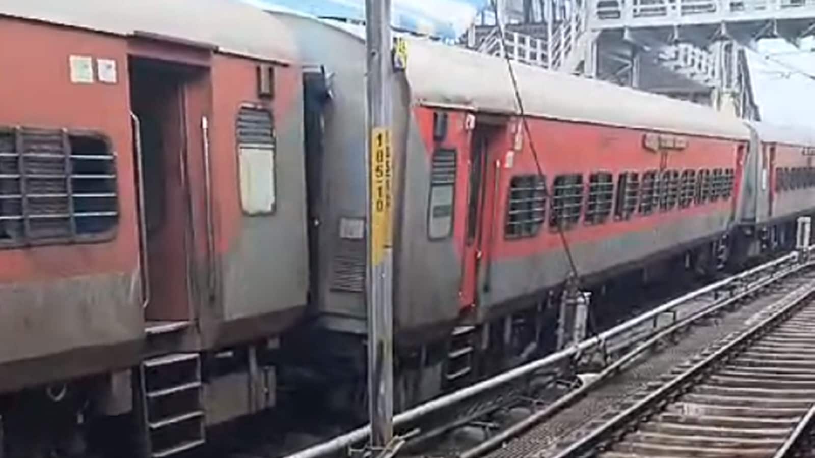 Four injured as few coaches of Charminar Express derail at Hyderabad ...