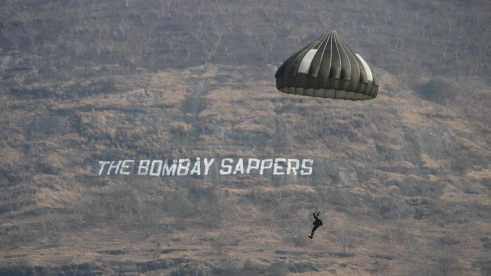 Para jump show by Bombay Sappers at Pune’s Dighi Hills marks 100 years ...