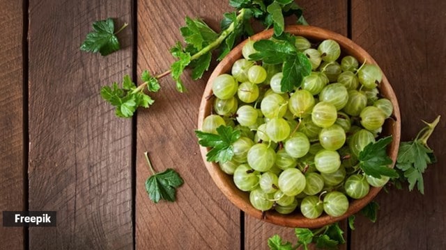 What happens to your body when you have one steamed amla daily? | Life ...