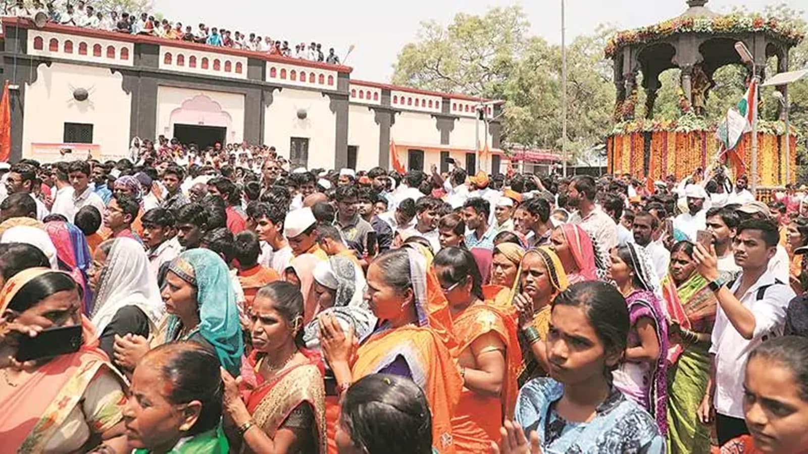 No untoward incident at Vadhu Budruk: Police | Pune News - The Indian ...