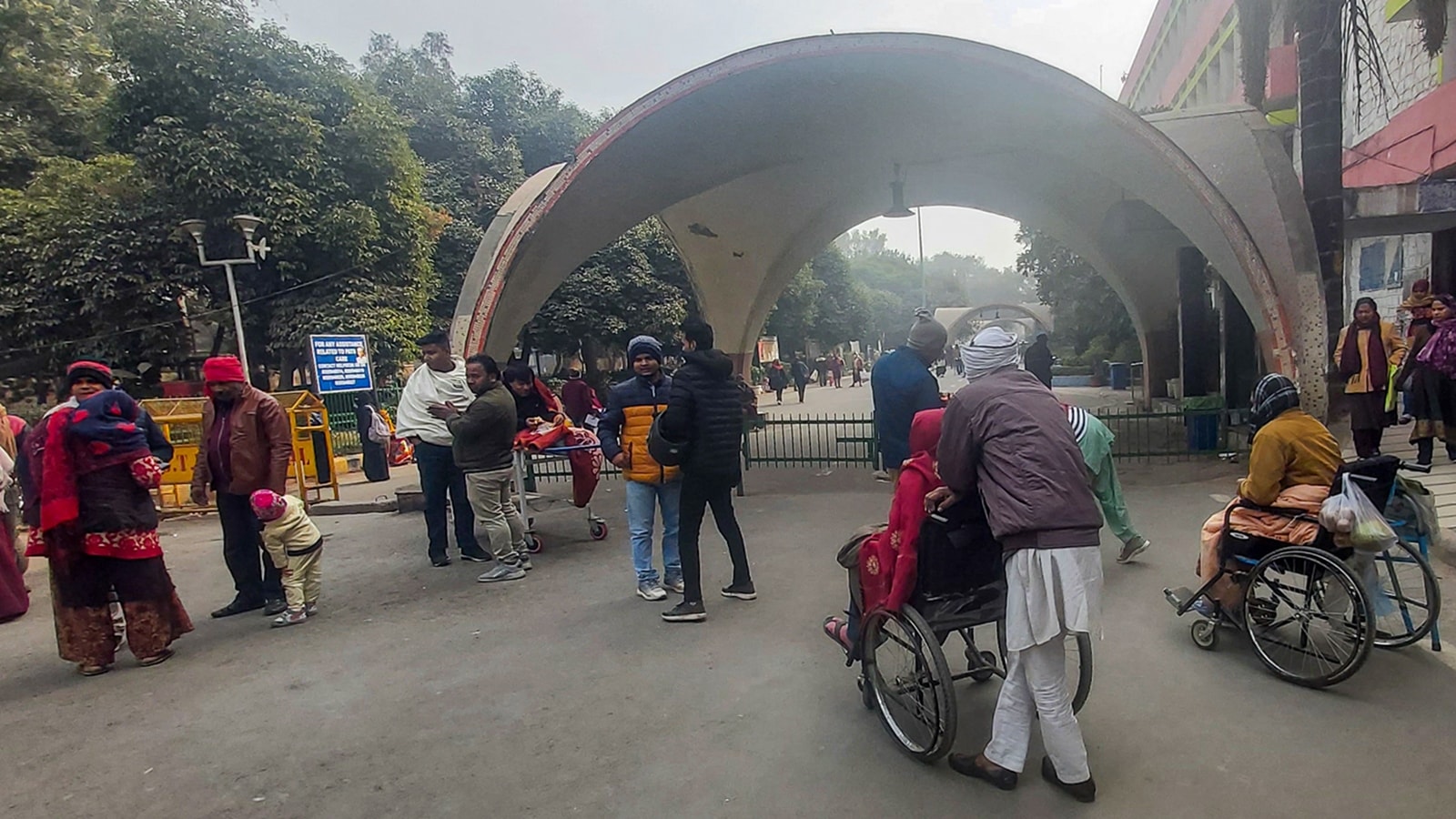 Chest infections and flu cases spike in Delhi: Mix of winter, pollution ...