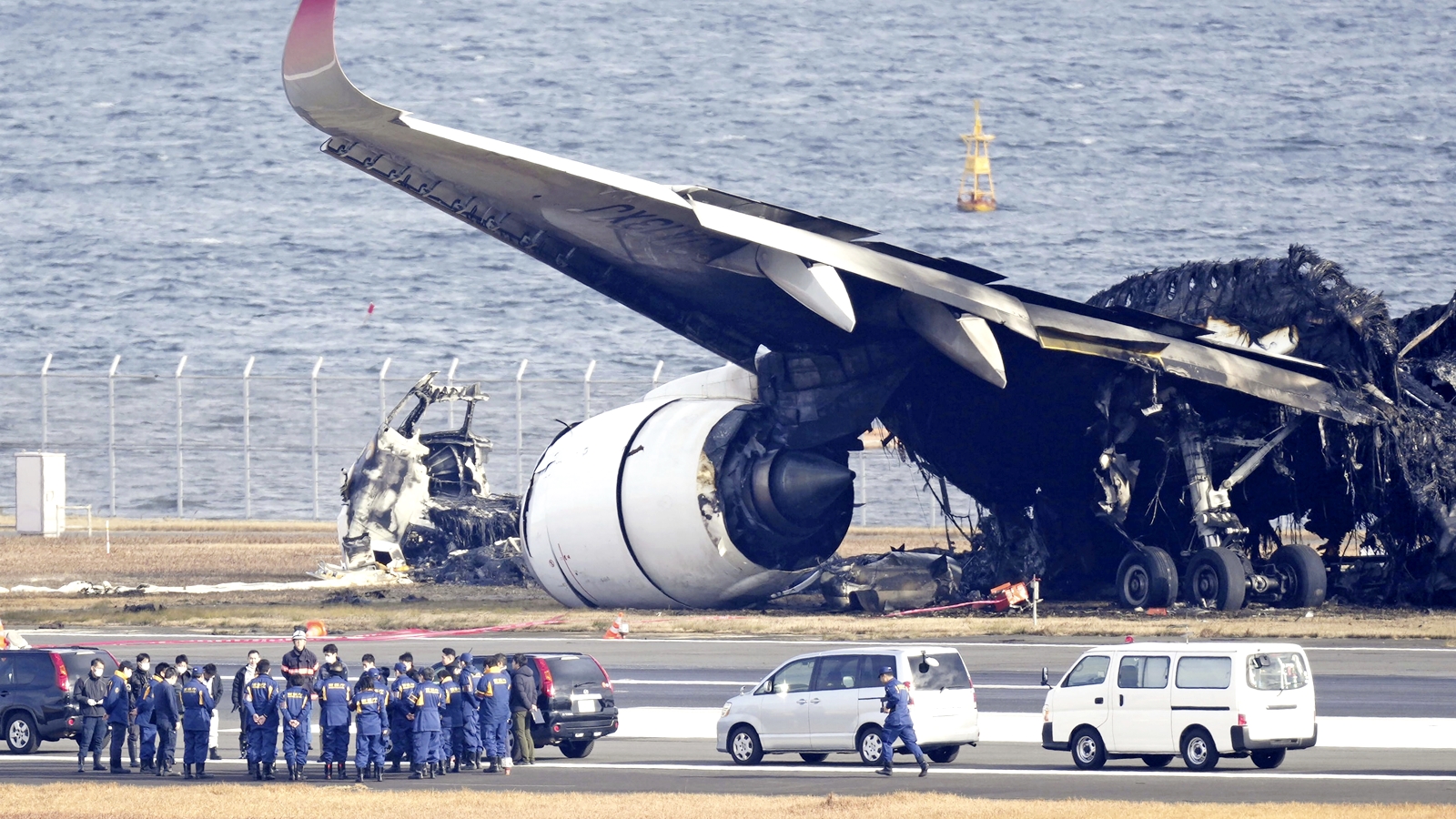 How Japan Airlines crew led 367 passengers to safety from a burning ...
