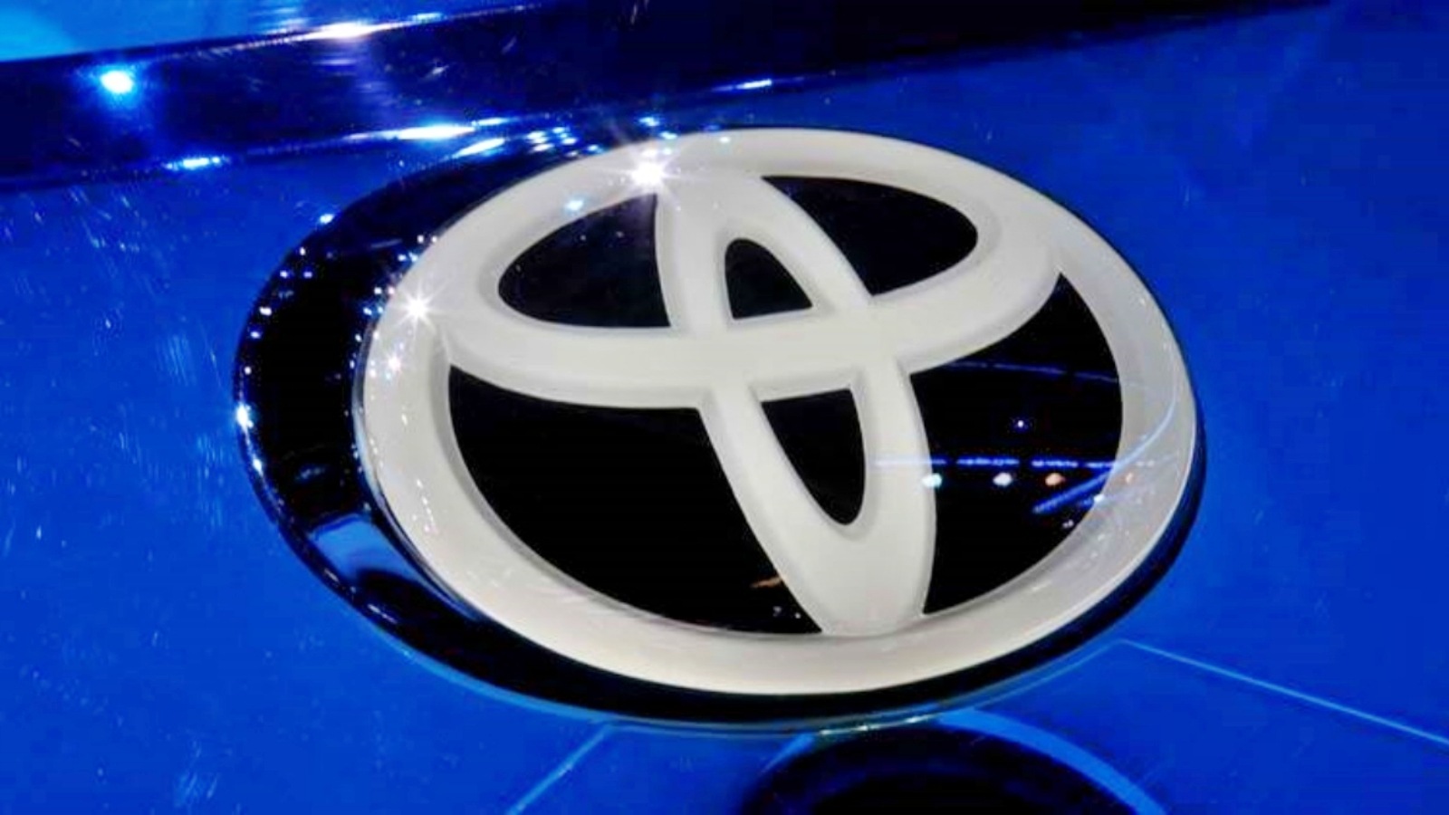 Toyota fastcharges its solid-state battery plans; may spawn 2 BEV ...