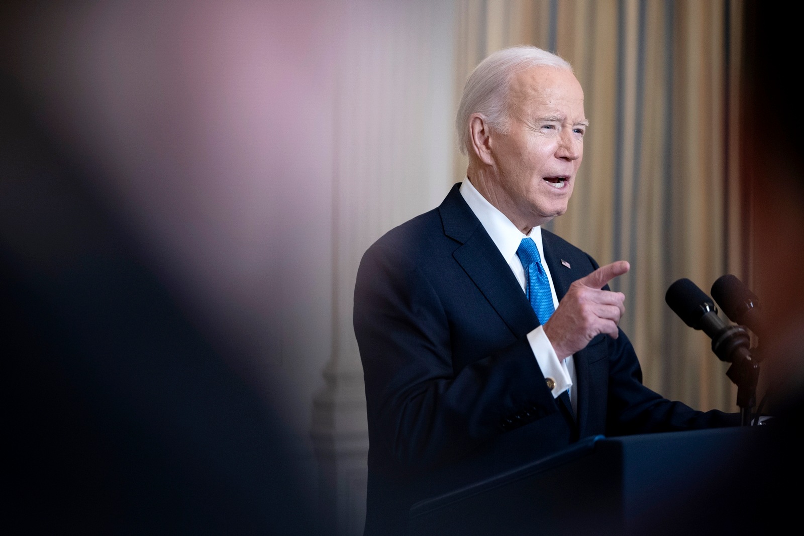 Trump steps up, helping Biden just when the US President needs him ...