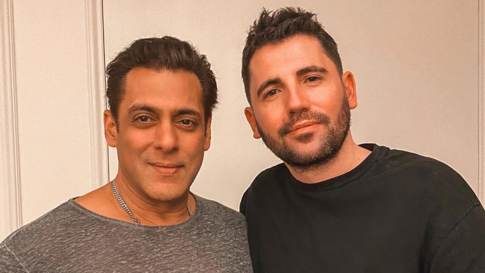 DJ Dimitri Vegas drops a photo with Salman Khan, leaves fans excited ...