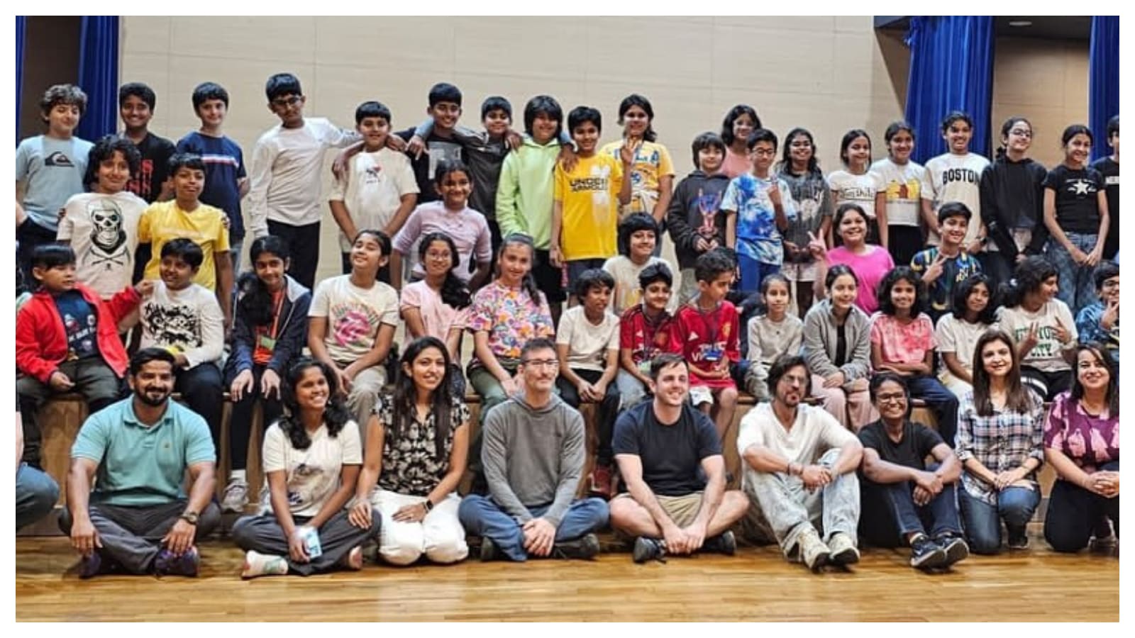 Shah Rukh Khan attends AbRam’s school event, poses with teachers and ...