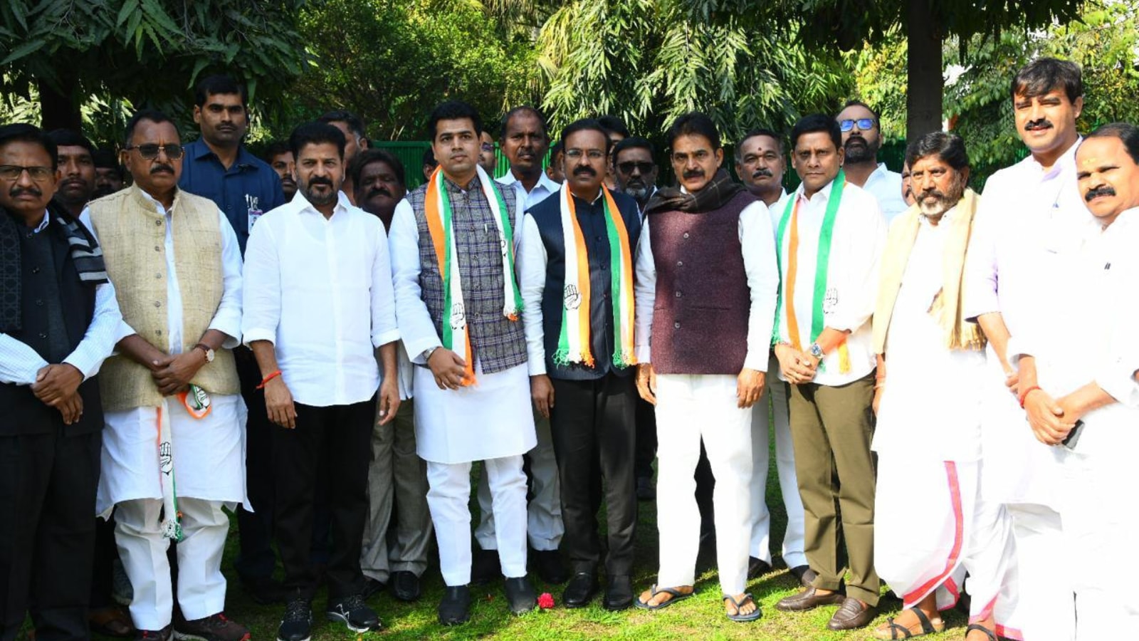 BRS MP Venkatesh Netha Borlakunta, BRS leader Manne Jeevan Reddy join ...