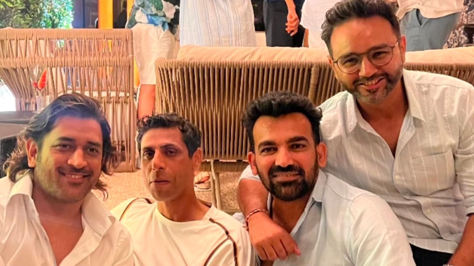 Whistle Podu squad of MS Dhoni, Zaheer Khan, Ashish Nehra, Parthiv ...