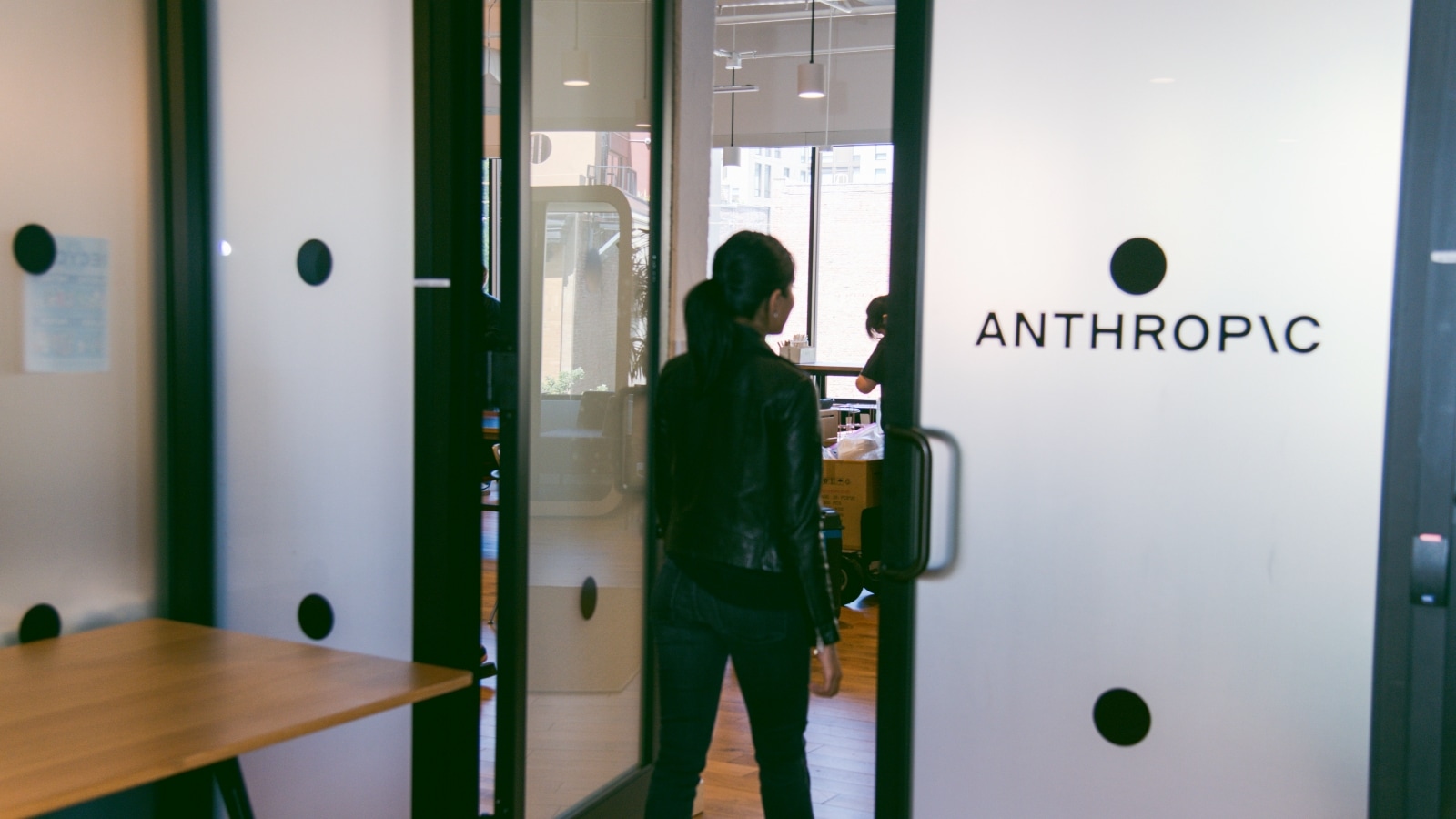 Inside the funding frenzy at Anthropic, one of AI’s hottest startups ...