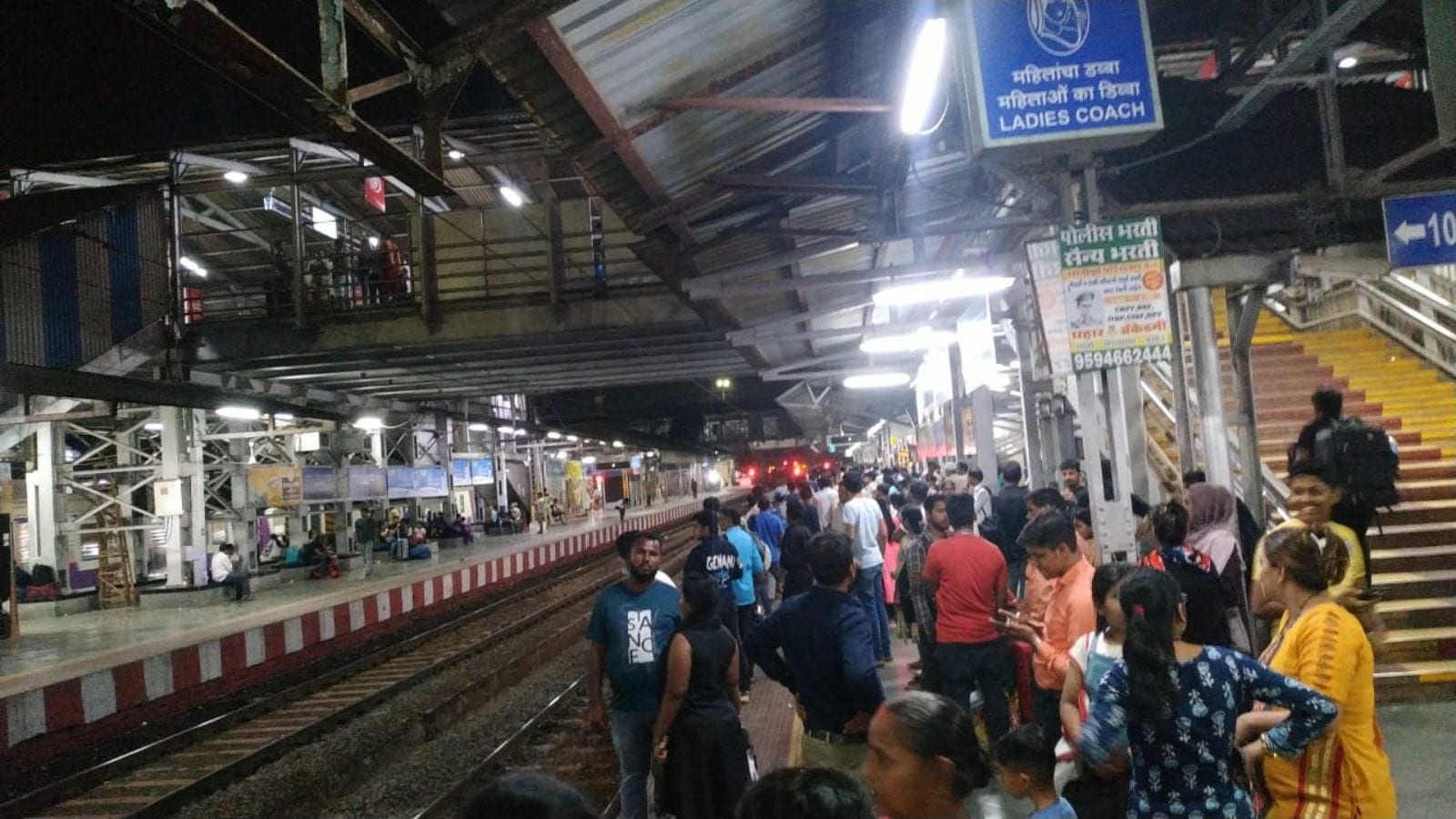 Long distance mail, express trains to reduce loop line usage at Dadar ...