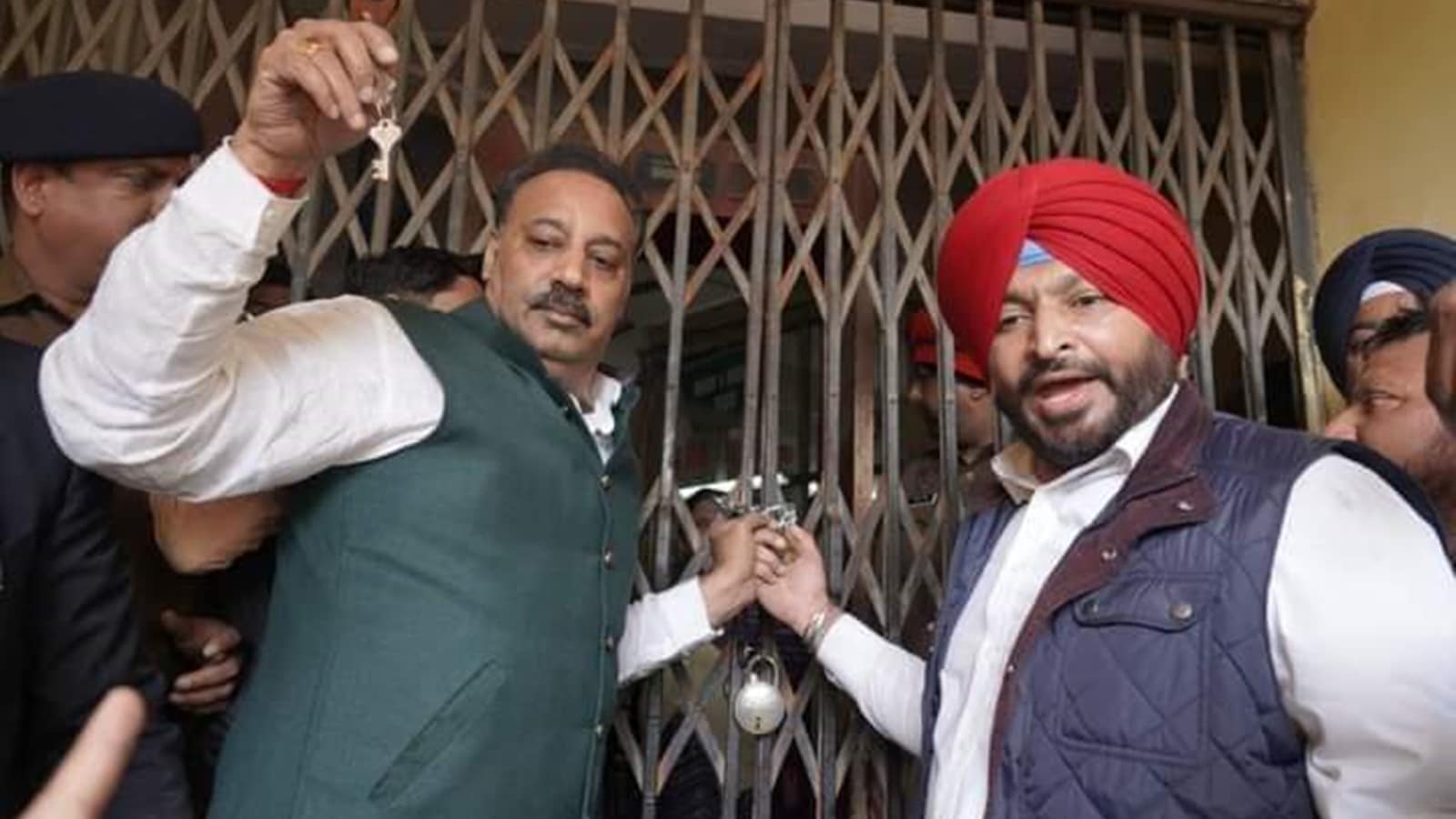 MP Ravneet Bittu, former minister Bharat Bhushan Ashu among Congress ...