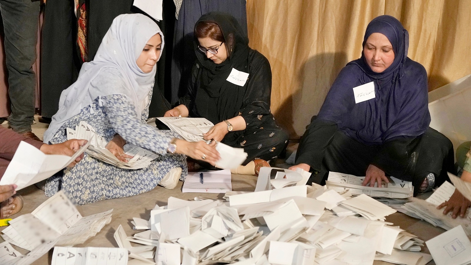 Pakistan Election Results 2024 Highlights: No clear winner in sight as Imran Khan’s PTI-backed ...
