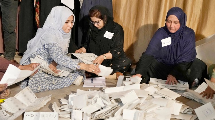 Pakistan Election Results 2024 Highlights: No clear winner in sight as ...