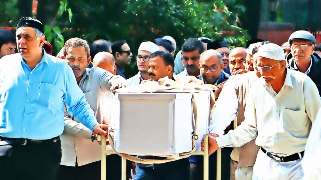 Judges, friends and kin gather to pay respects to jurist Fali Nariman ...