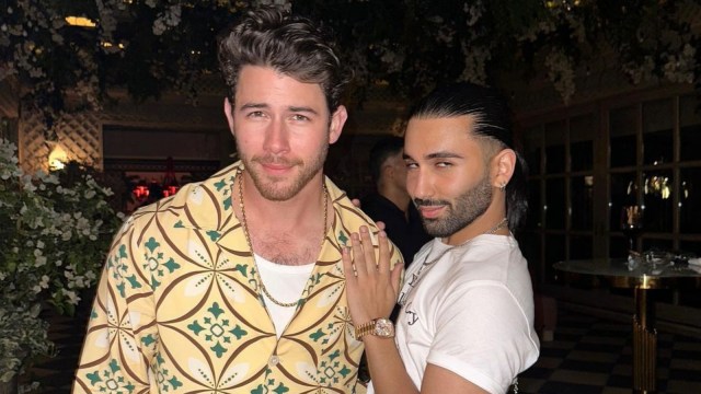 Orry parties with ‘jiju’ Nick Jonas and Jonas Brothers, sports t-shirt ...