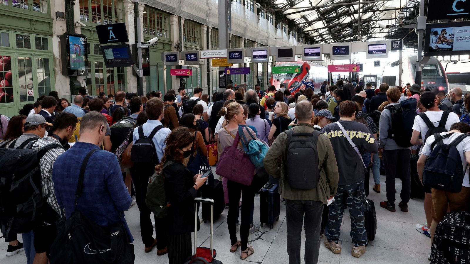 Paris police: 3 people injured in stabbing attack at Gare de Lyon train ...