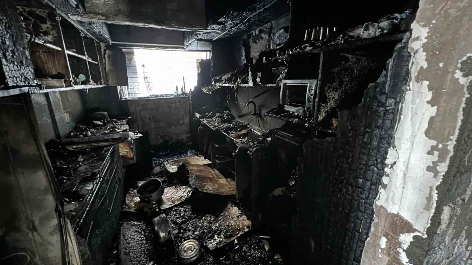 Fire at a residential building in Pune, 6 people rescued | Pune News ...