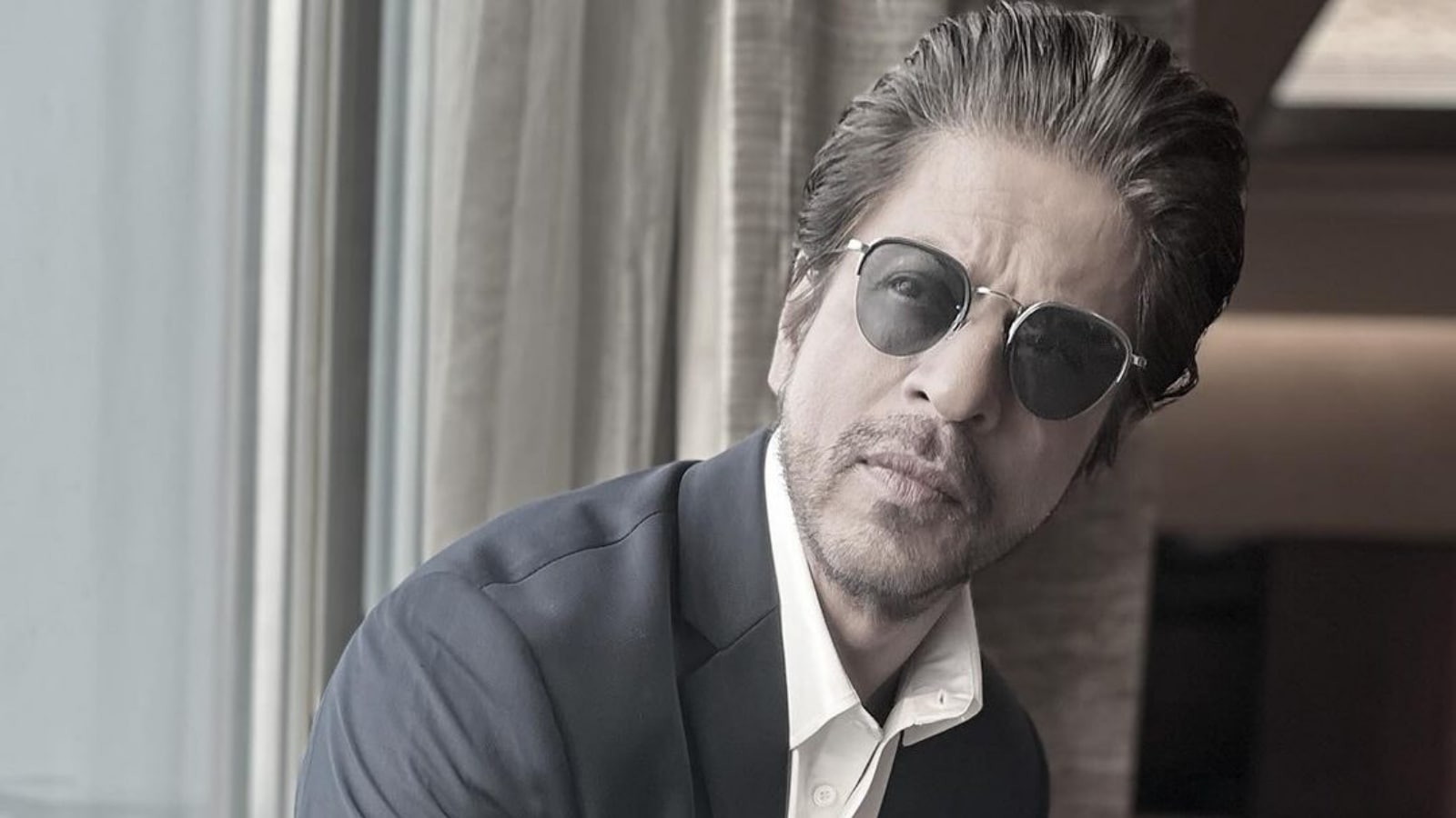 Shah Rukh Khan fulfils wish of parents who named martyred Air Force pilot son after his Fauji ...