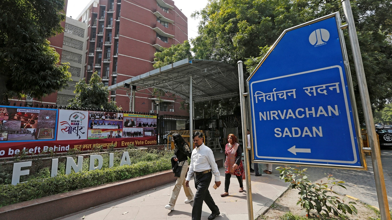 Flashback to 2008: When Adolf Lu Hitler was arrested by John F Kennedy ...