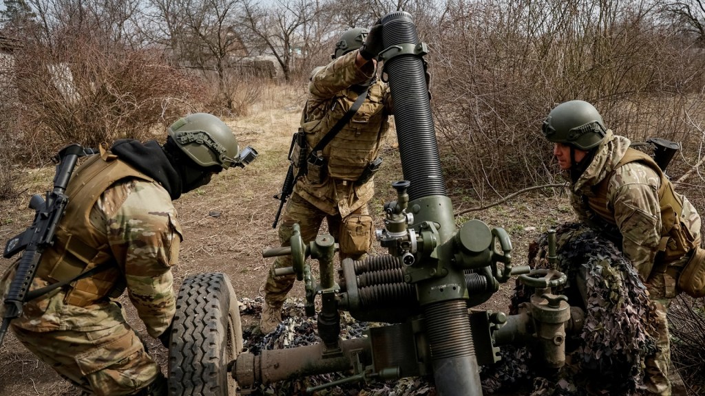 Russia’s nuclear arsenal: how big is it, and who controls it? | World ...