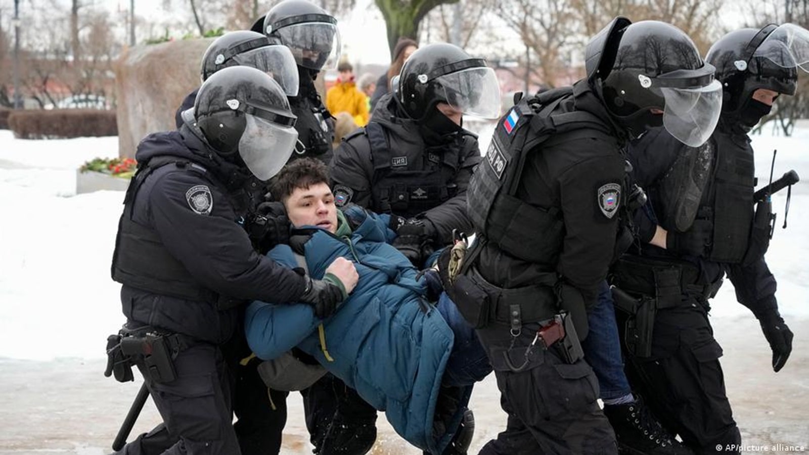 ‘Question of dignity’: Russian activists who choose to stay | World ...