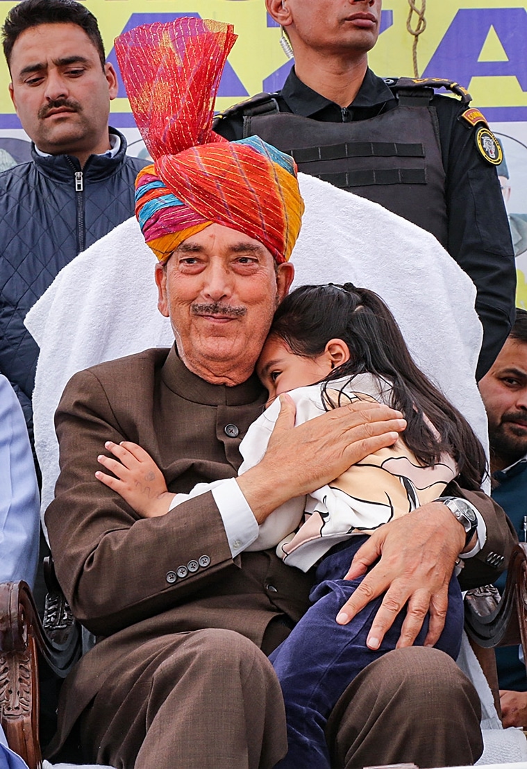 In J-K, third front led by Ghulam Nabi Azad poised to rise before LS ... In J-K, third front led by Ghulam Nabi Azad poised to rise before LS ...