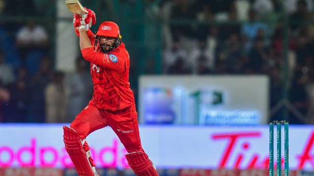 Pakistan Super League: Imad Wasim caught smoking after title-winning 5 ...