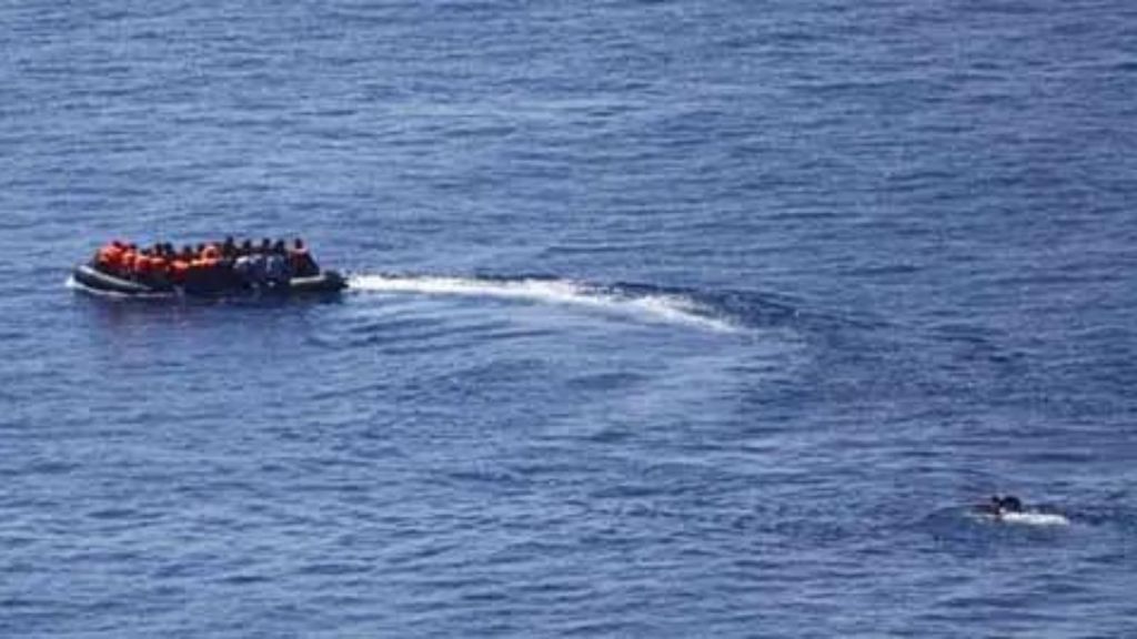 Migrant boat sinks off Turkey, children among 22 dead | World News ...