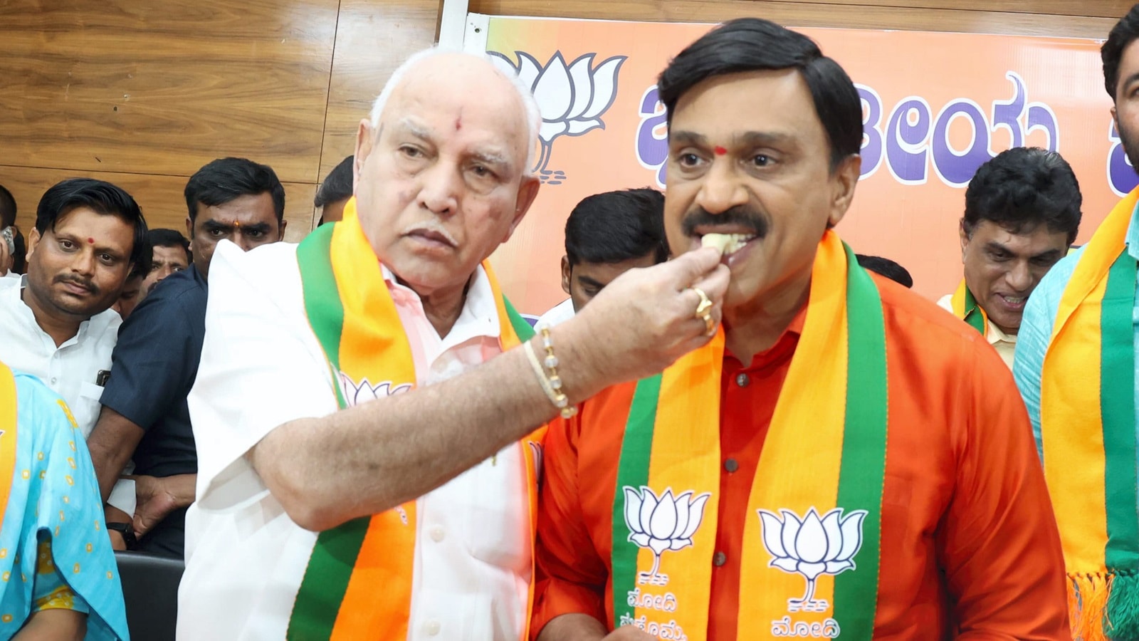 Karnataka mining baron Gali Janardhan Reddy merges party with BJP ahead ...