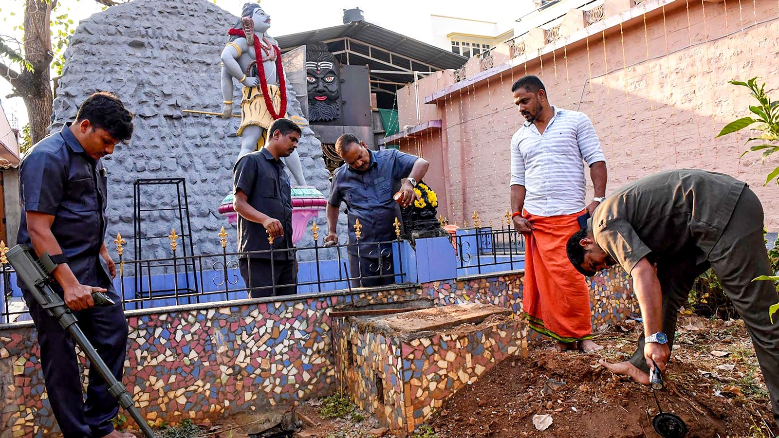 Bomb threat email to Karnataka CM: Bengaluru police seek Interpol help ...