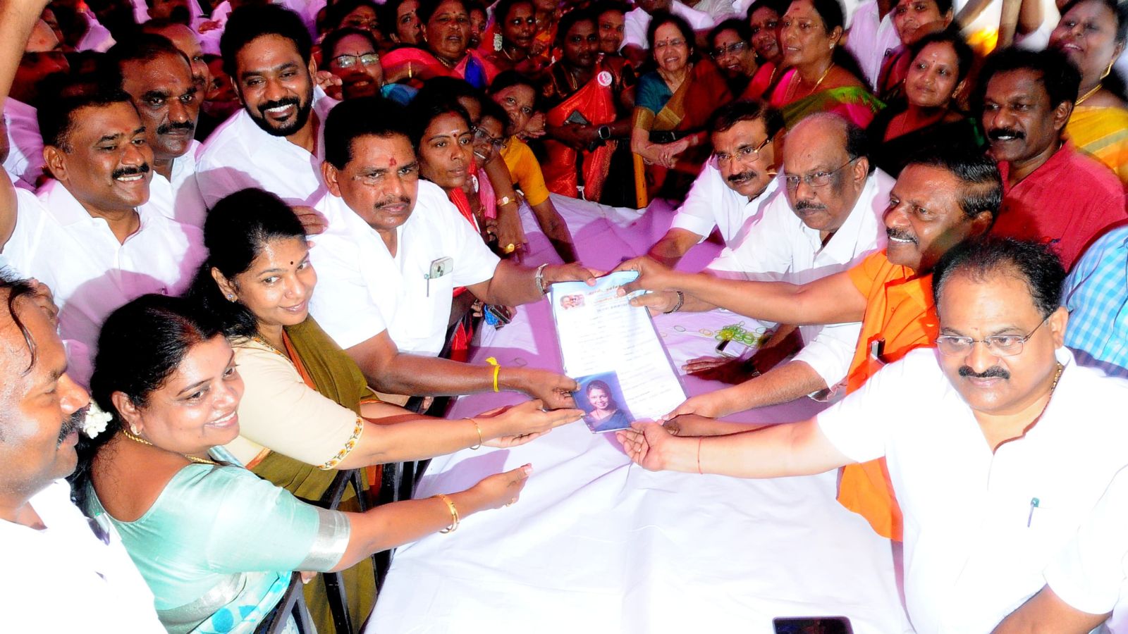 Lok Sabha elections: DMK MP Kanimozhi files application seeking to ...