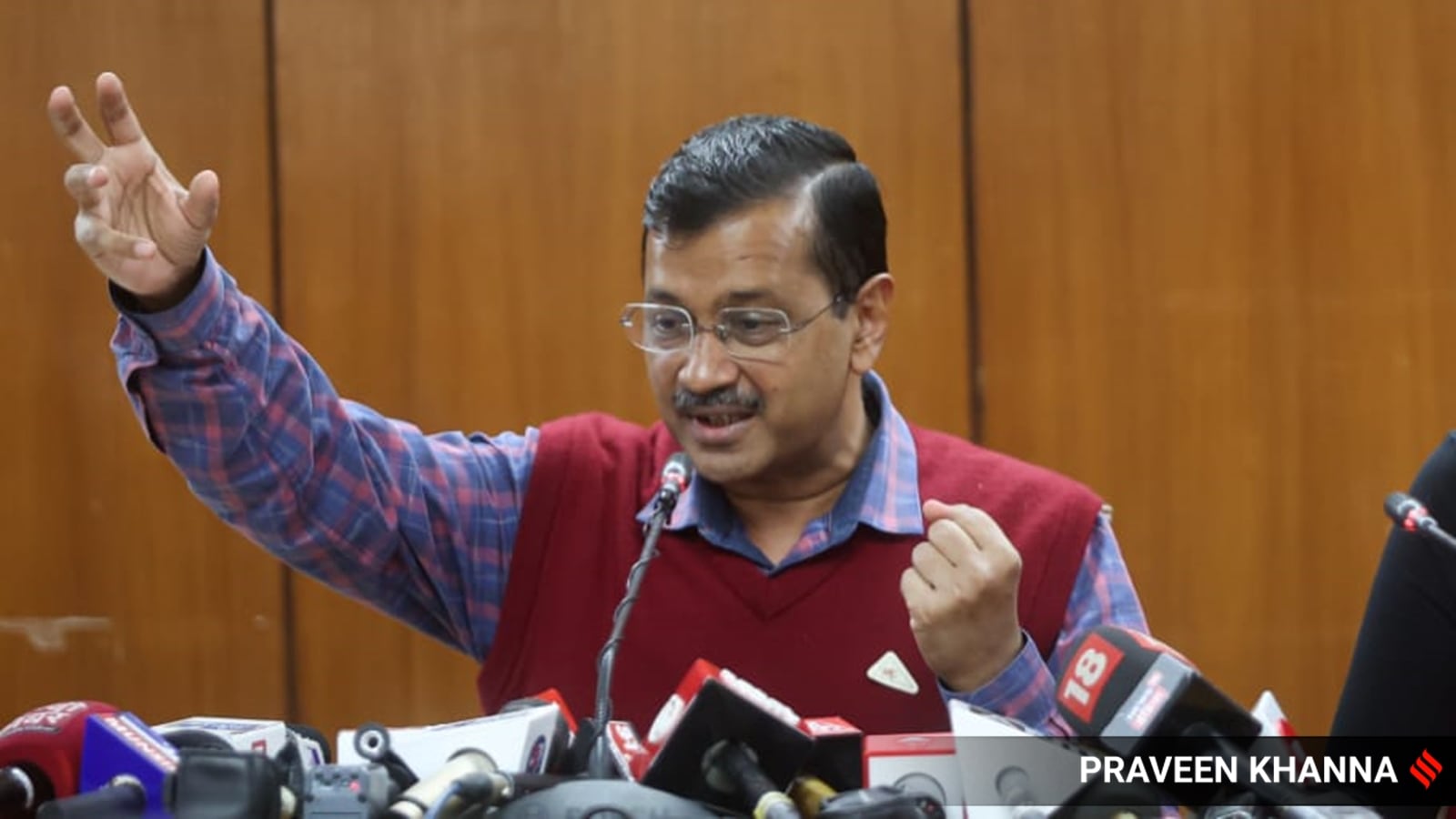 ‘Give us all 7 Lok Sabha seats, I will get seven more hands’: Kejriwal ...