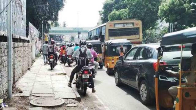 Only 25% of footpaths in Delhi fit for use, majority of PWD road signs ...