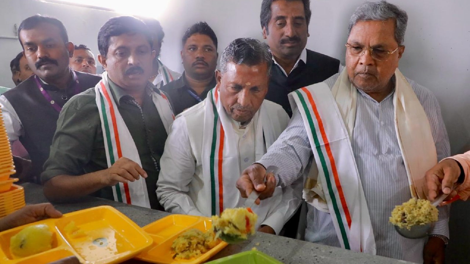 Breakfast for Rs 5 and lunch for Rs 10: Siddaramaiah launches Indira ...