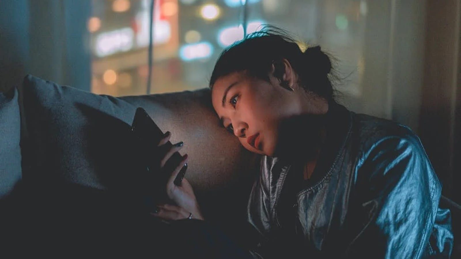 Gen Z thinks their phone’s notifications are giving them anxiety. They ...