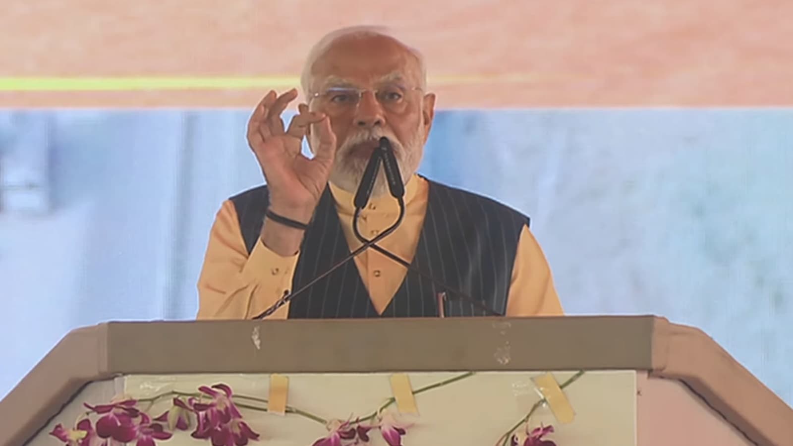 PM Modi inaugurates 17-km-long Duhai to Modi Nagar North RRTS section ...