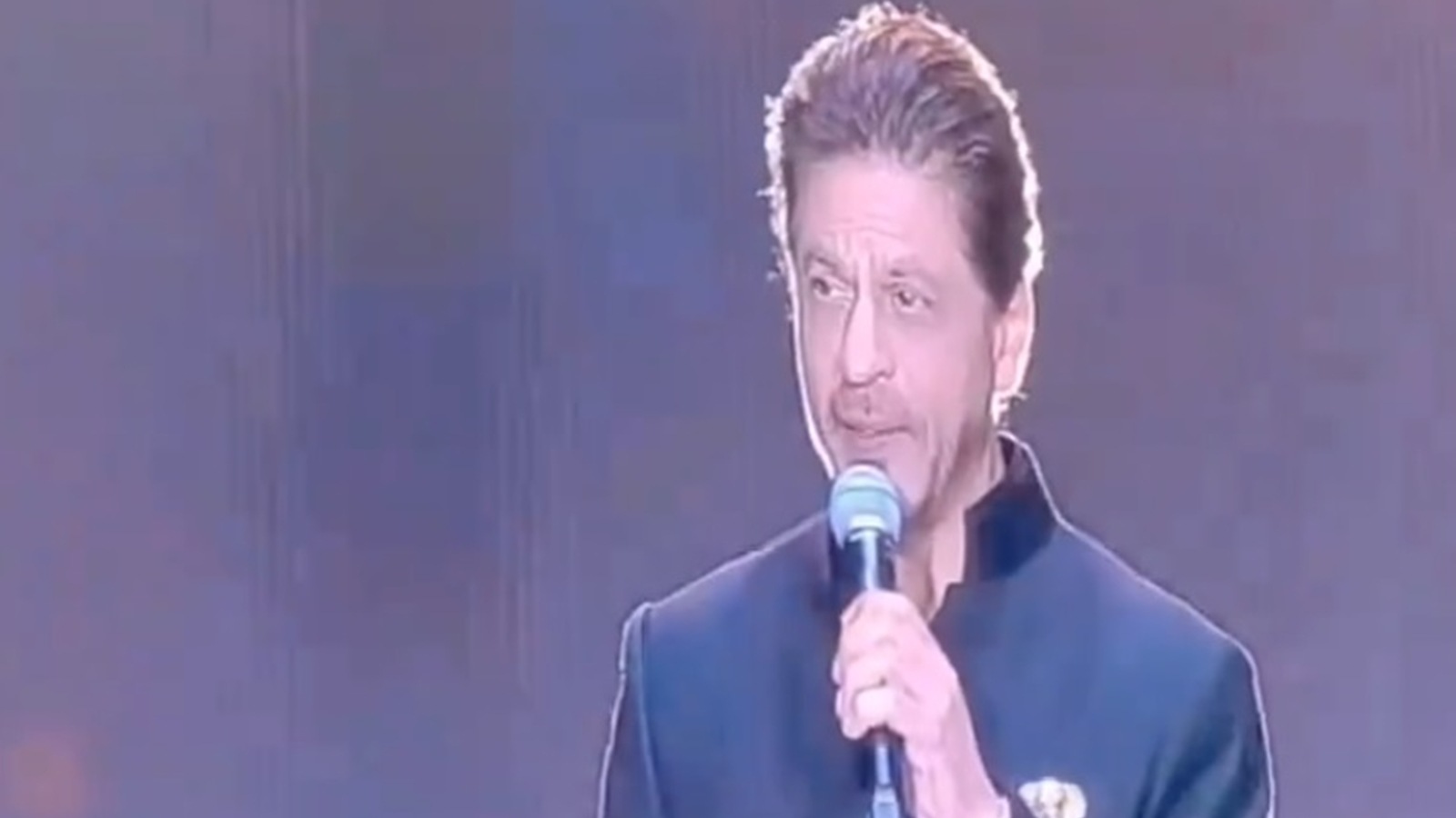 Shah Rukh Khan charms Jamnagar crowd as Ambani pre-wedding festivities ...
