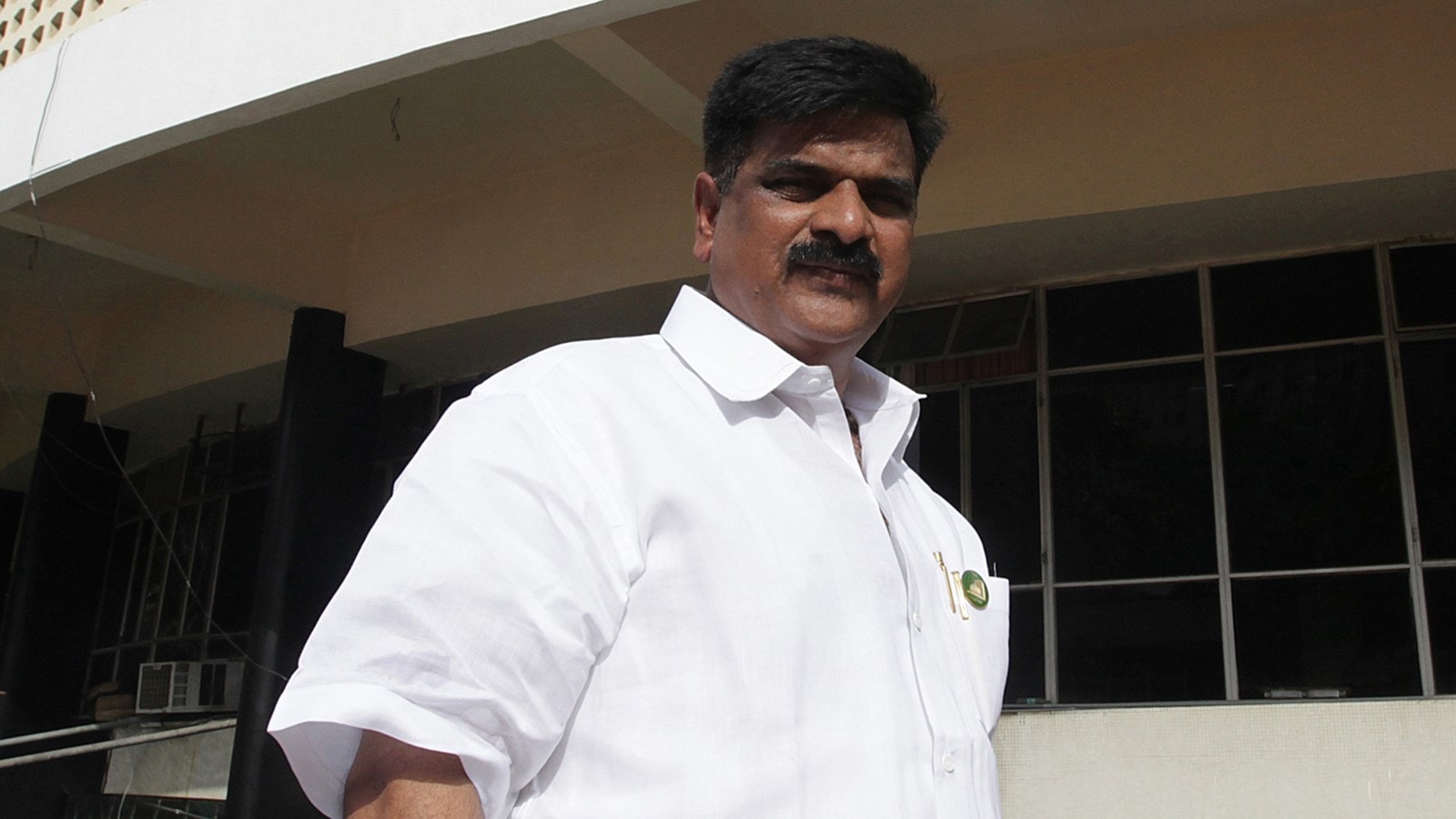 After meeting CM, Shinde Sena leader Vijay Shivtare questions Sunetra ...