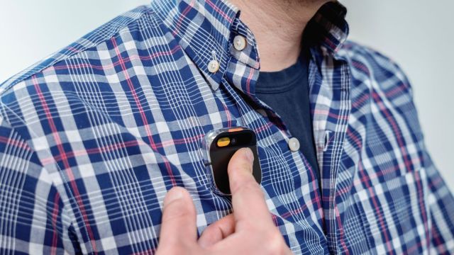 This artificially intelligent pin wants to free you from your phone ...