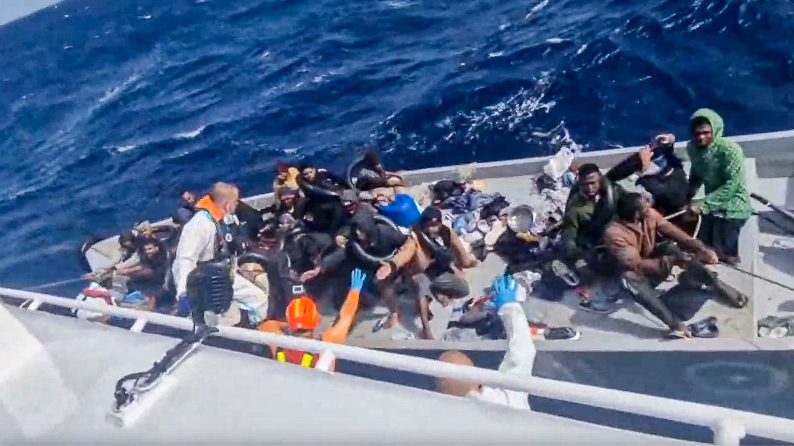 Italian coast guard rescues 22 shipwrecked people, recovers 9 bodies ...