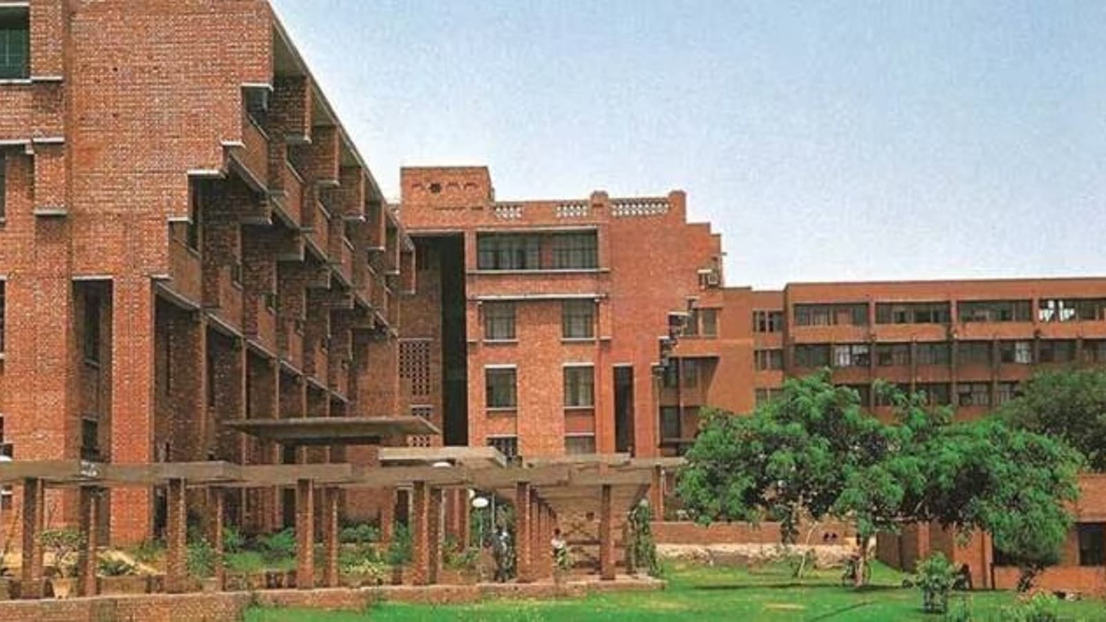 ‘JNU shifted from academic ethos’: JNUTA report alleges governance ...