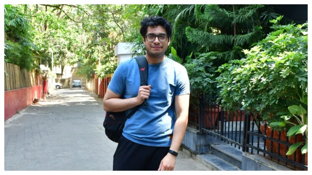 Aamir Khan’s son Junaid is awkward but amused as paparazzi click him in ...